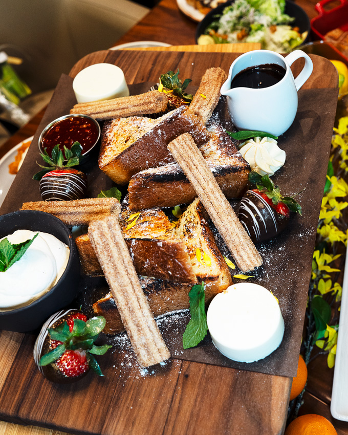 New Weekend Brunch at Showcase Restaurant