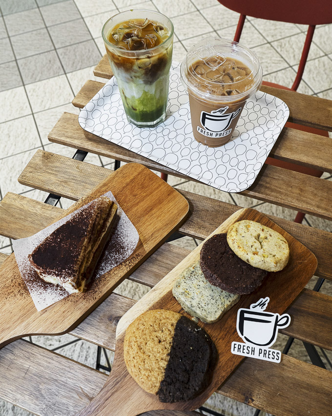 Fresh Press Coffee Bar: Coffee, Cakes, and Community