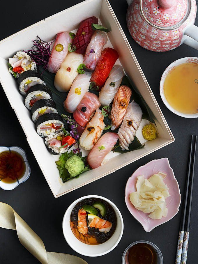 Riz Sushi Holiday Omakase and Sashimi/Temaki Boxes
